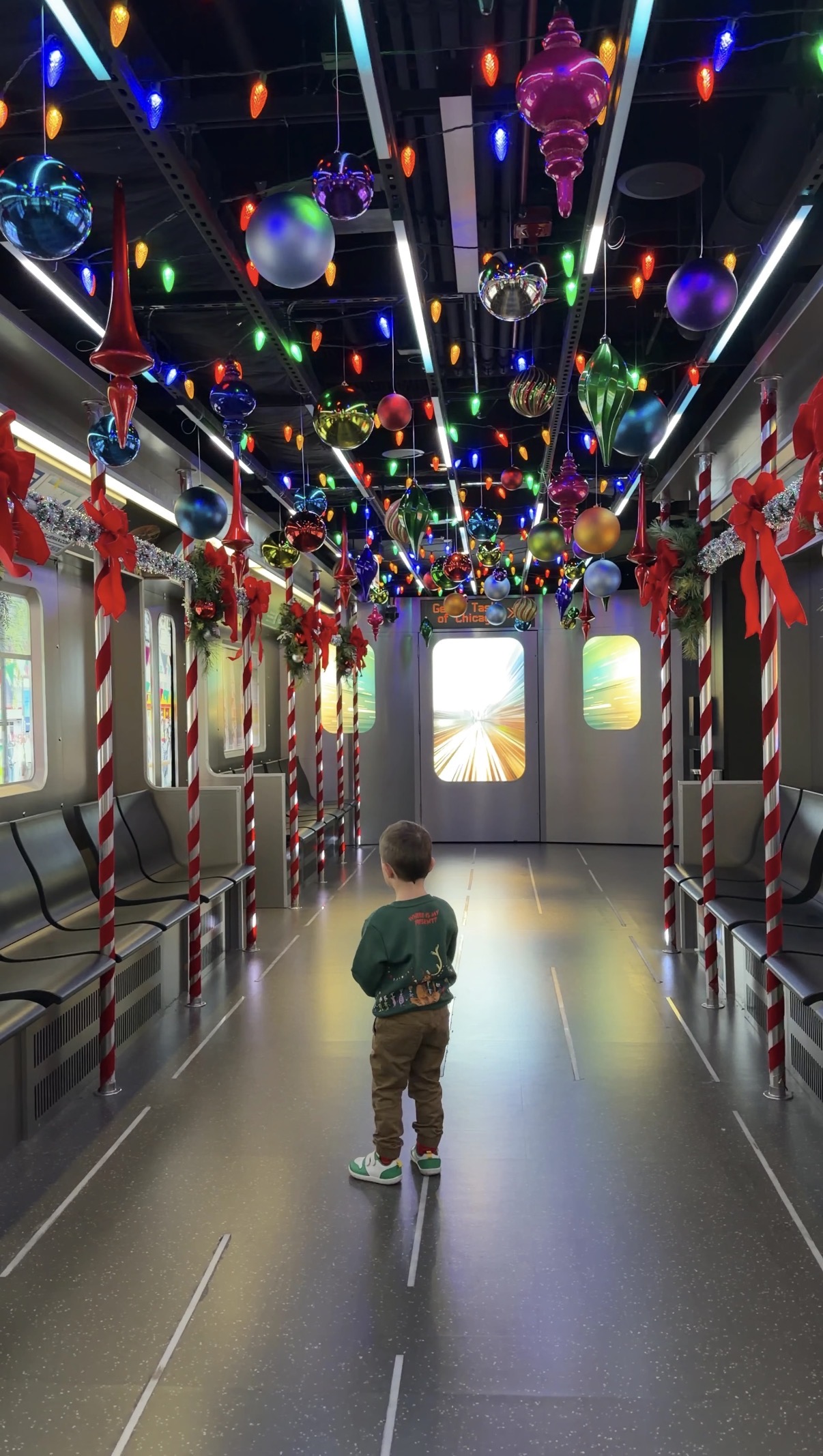 Holidays @ Skydeck Chicago: Santa Visits, Festive Events & Breathtaking ...