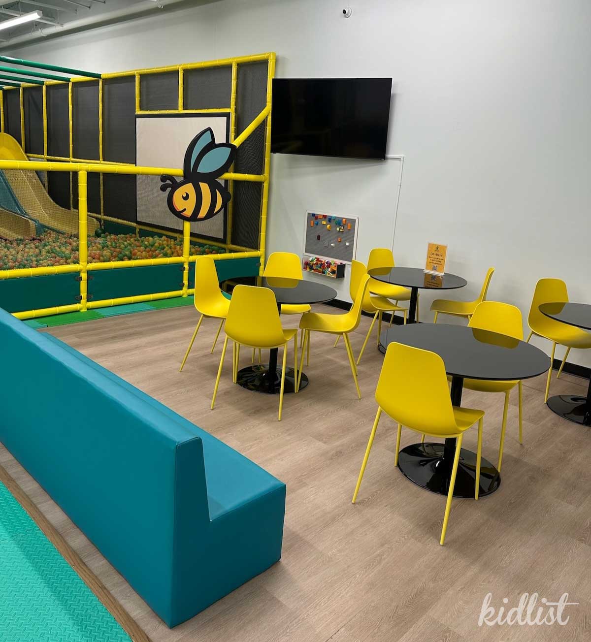 New! Kids Play Hive in Des Plaines