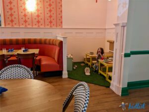 25+ Extra Fun Restaurants for Kids for the Best-Ever Family Dinners