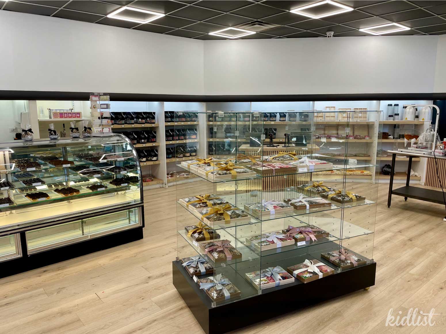 Enjoy the Sweetest Tours at Illinois Nut & Candy in Skokie