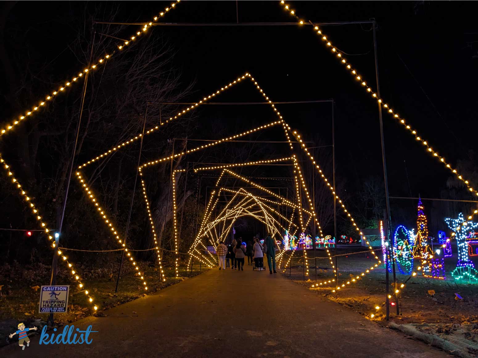 30 Best Drive-Through Christmas Lights Displays and Walk-Through Light ...